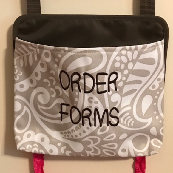 thirty-one | Office | Thirtyone Ohsnap Pocket Taupe Playful Parade ...